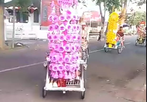 Kemeriahan Endog-endogan Tradisi Jama'ah Masjid Nurullah Taman Baru ...